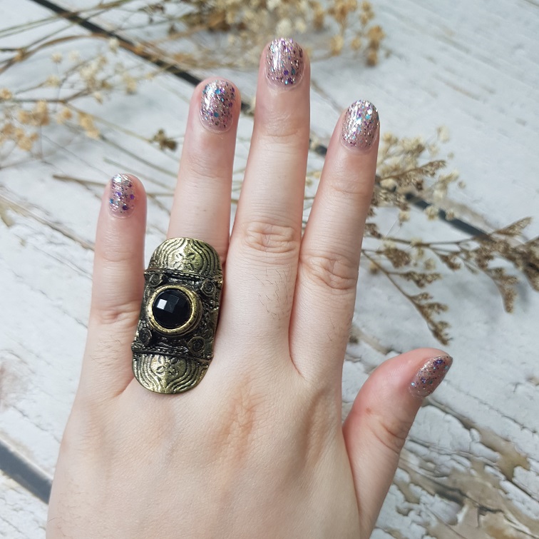 Black Rhinestud Amulet Ring - TheTrendBlazer